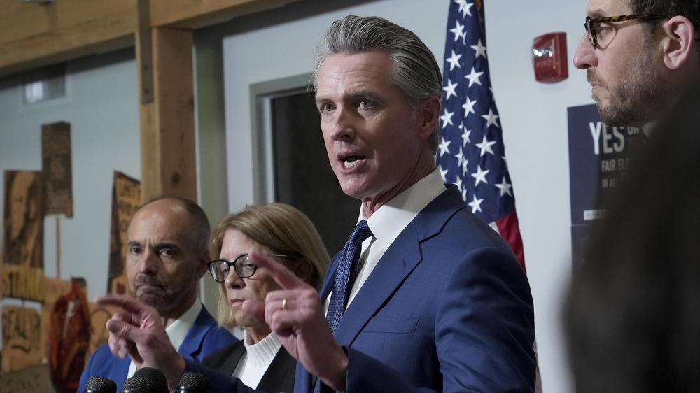 ICE: Kalifornien erlässt strengere Regeln für ICE-Einsatzkräfte | DIE ZEIT