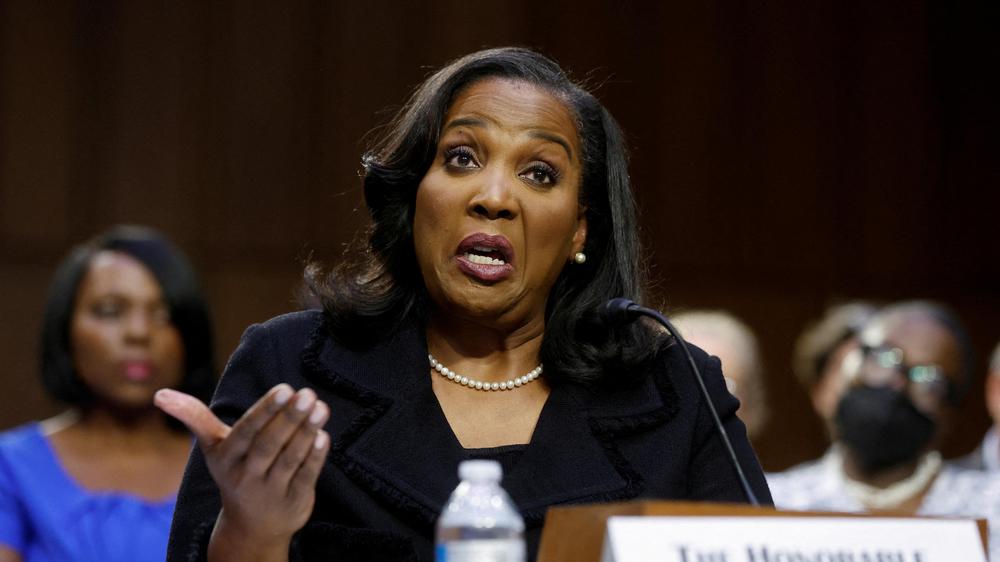 US-Notenbank: US-Gericht untersagt Entlassung von Fed-Gouverneurin Lisa ...