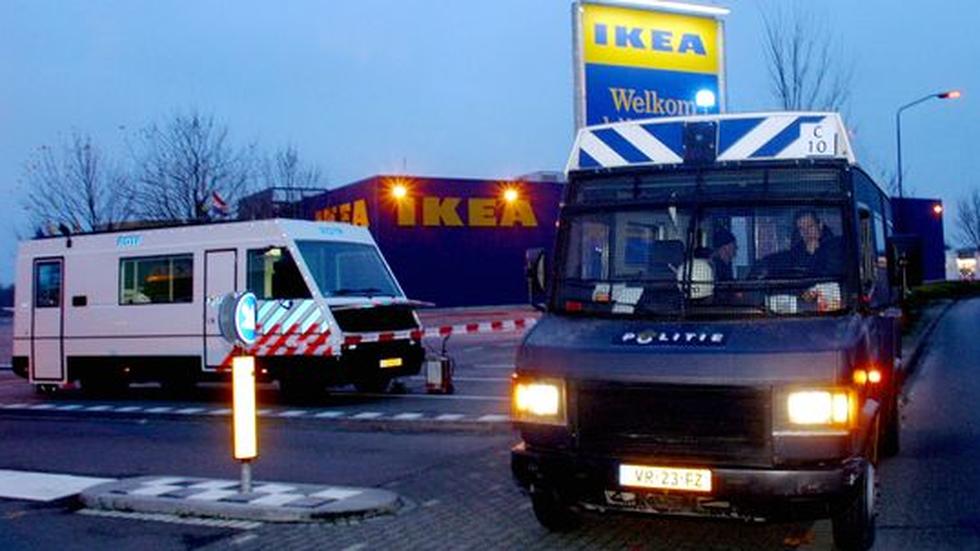 Anschlag: Sprengsatz explodiert in Ikea-Filiale in Dresden | ZEIT ONLINE