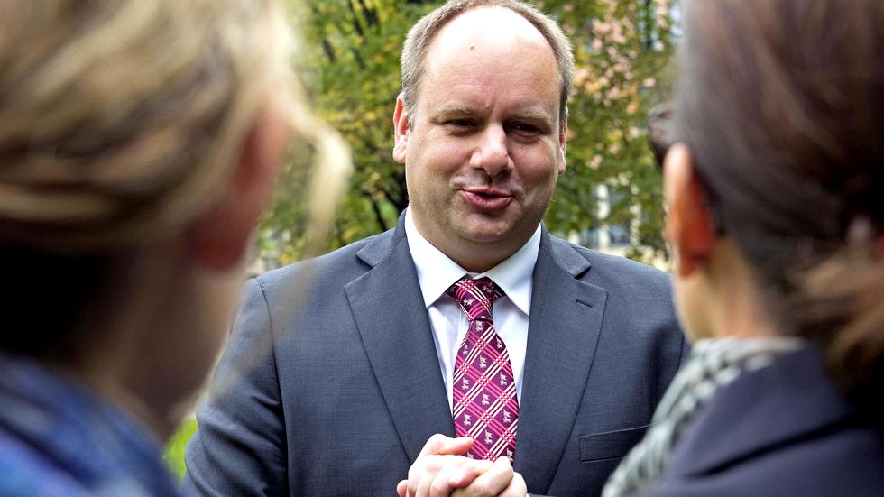 Dirk Hilbert: Dresdens Oberbürgermeister steht unter Polizeischutz ...
