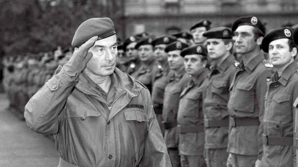 NVA und Bundeswehr: Brüder an den Waffen | ZEIT ONLINE