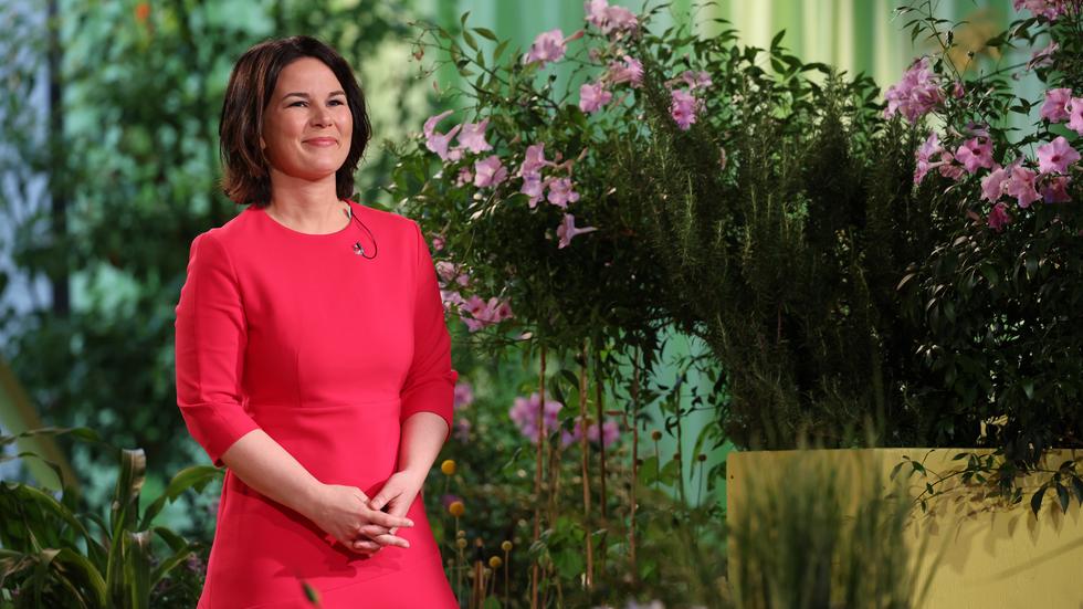 Grünen-Kanzlerkandidatin: Annalena Baerbock zeigt sich in Debatte um ... Grünen-Kanzlerkandidatin: Annalena Baerbock zeigt sich in Debatte um ...