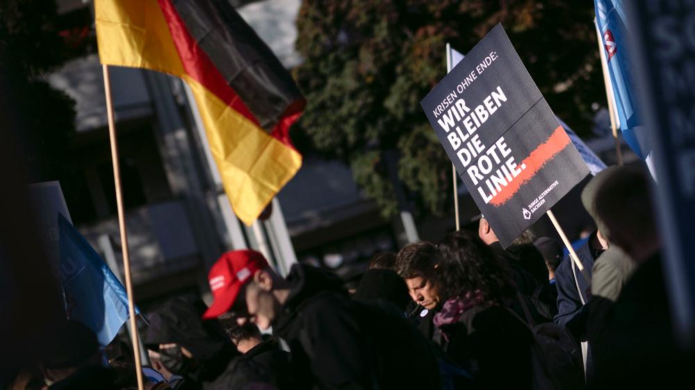 Die Neue Rechte: Rechtsextreme Organisationen jetzt auch offiziell ...