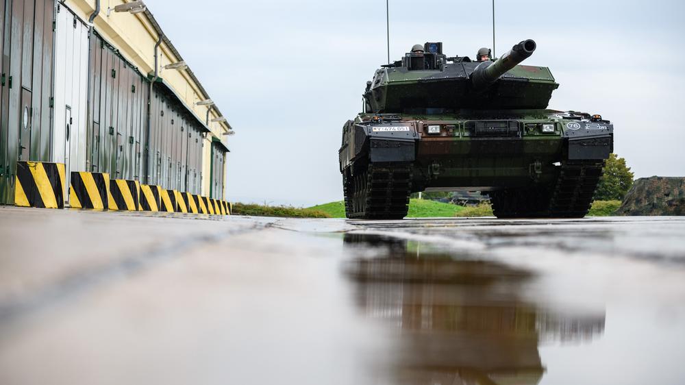Leopard-Panzer: Haushaltsausschuss bewilligt 18 neue Kampfpanzer für ...