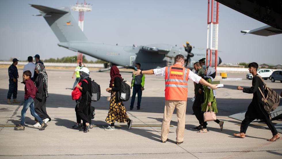 Afghanistan: Aufnahmeprogramm für Menschen aus Afghanistan läuft wieder an | ZEIT ONLINE