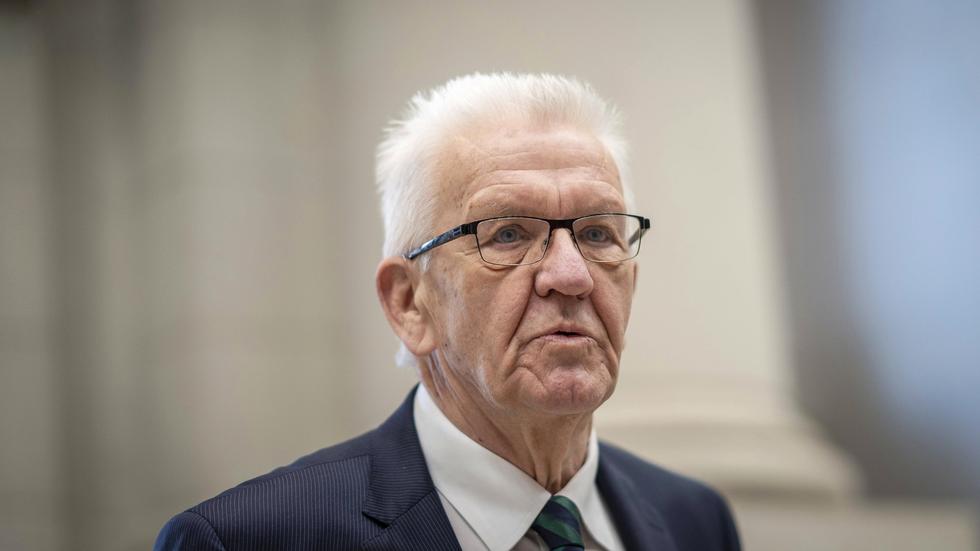 Grüner Ministerpräsident: Winfried Kretschmann verteidigt Asylverfahren ...