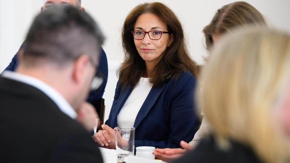 Yasmin Fahimi: DGB-Chefin warnt vor abnehmender Akzeptanz für Klima ...