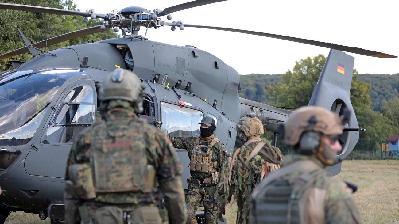 Bundeswehr: Offenbar weitere Ermittlungen im Fallschirmjägerregiment 26 ...