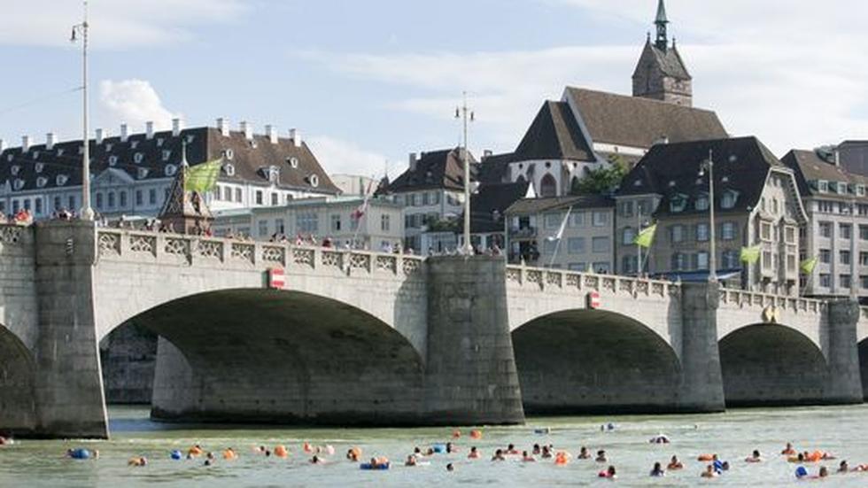 Schwimmen im Rhein: Wie Basel lernte, im Fluss zu leben | ZEIT ONLINE