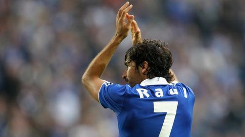 Fußball-Bundesliga: Raúl lässt Schalke träumen | DIE ZEIT