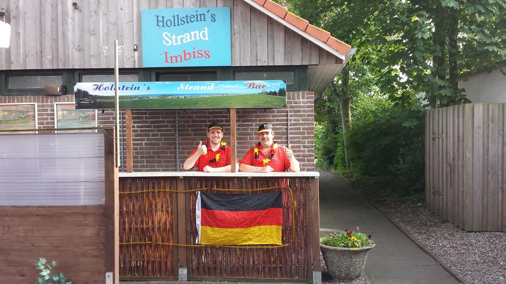 Imbiss-Betreiber Jan Hollstein: "Zu Lahm sag ich nix, das traut sich ja ...