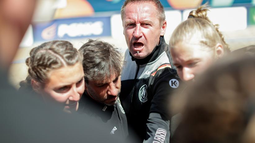 Beachhandball: "Jeweils eine Medaille holen" | DIE ZEIT
