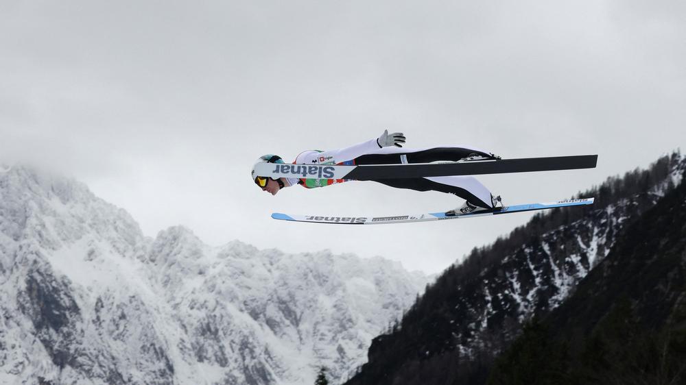 Skispringen: Domen Prevc stellt neuen Weltrekord im Skispringen auf ...