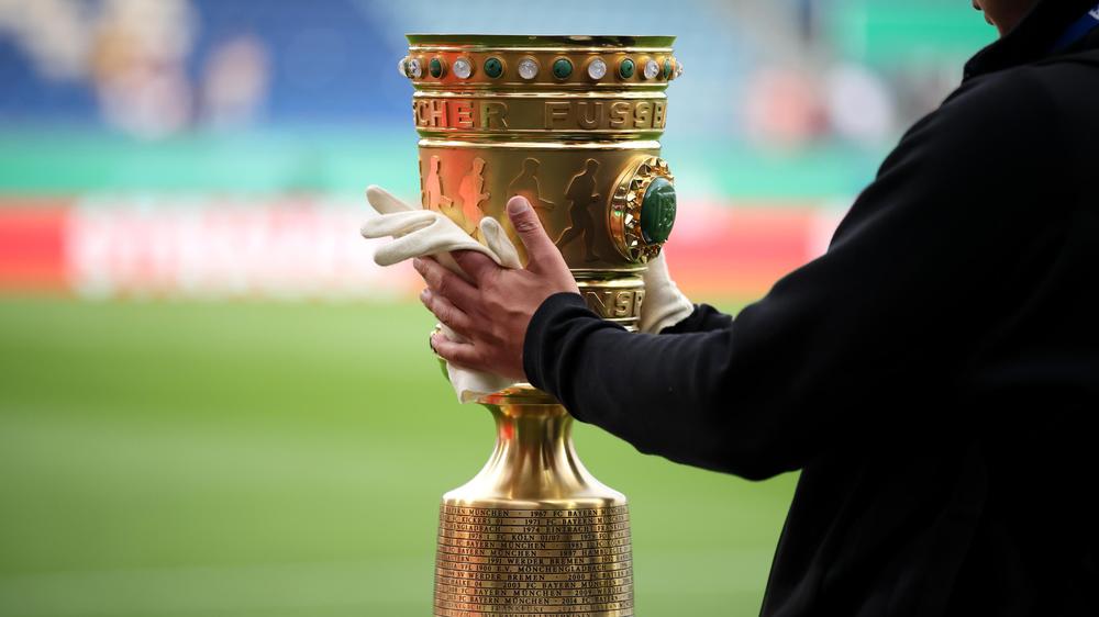 DFB-Pokal-Auslosung: Frankfurt trifft auf den BVB, Köln spielt gegen Bayern München | DIE ZEIT