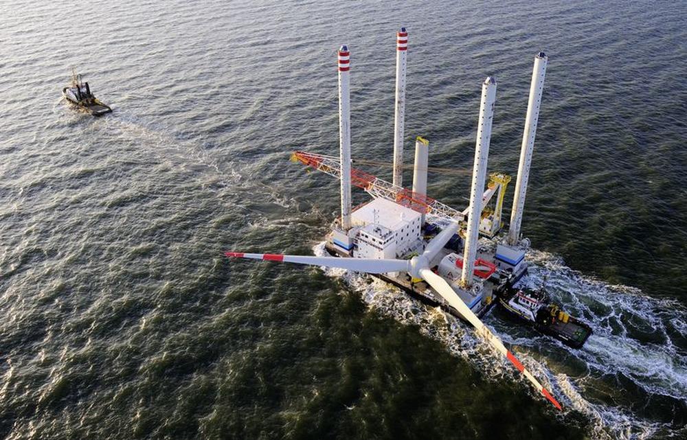 Fotostrecke Alpha Ventus: Zwölf Windgiganten am Netz | DIE ZEIT