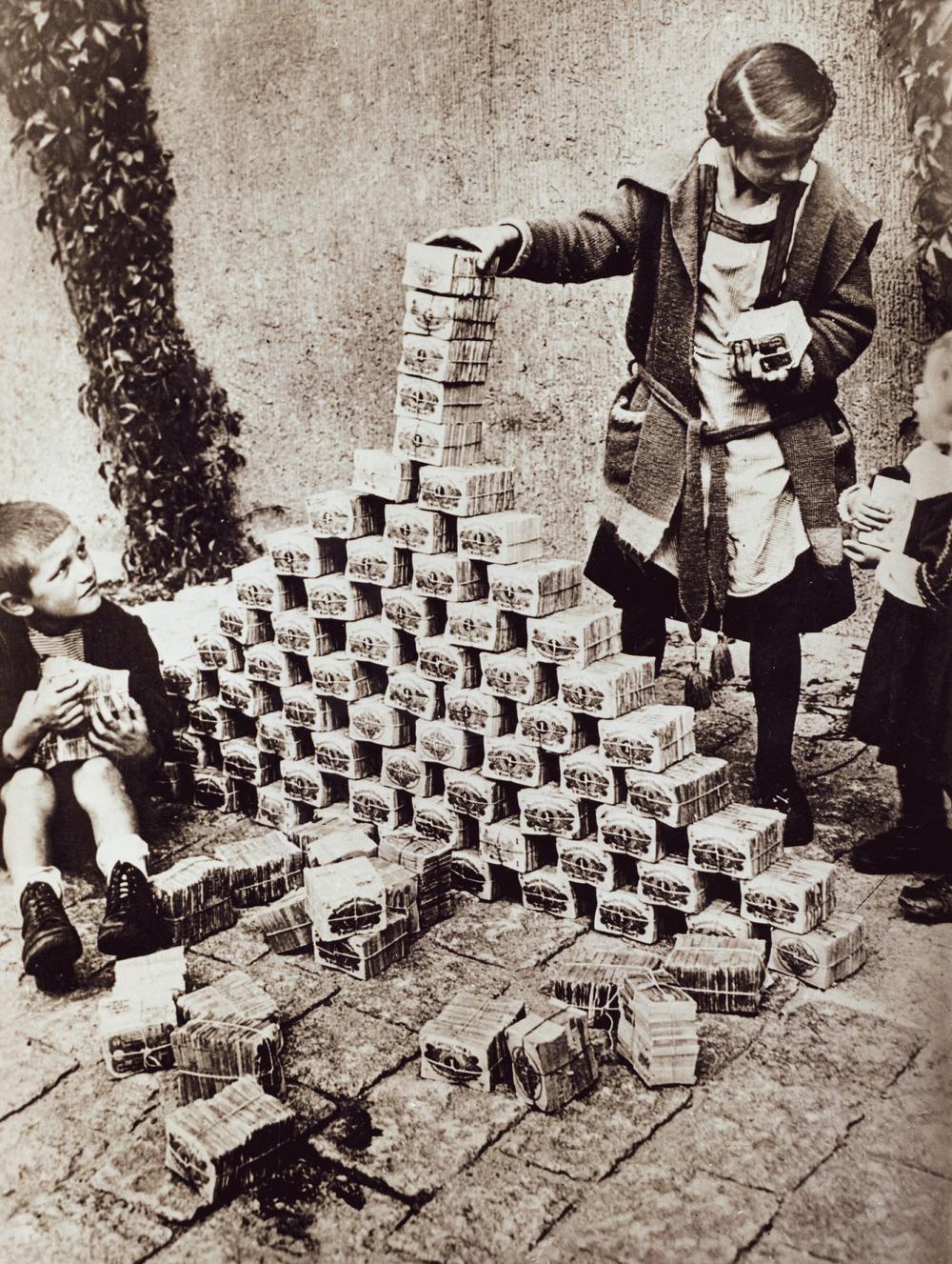 Carl-Ludwig Holtfrerich: "Die Angst vor der Inflation wurde ausgenutzt ...