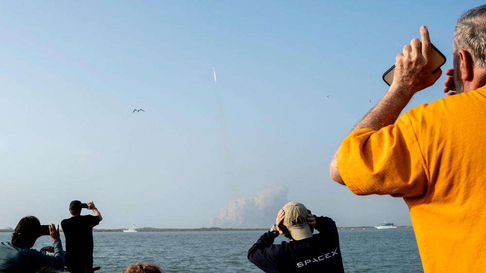 SpaceX: US-Flugaufsichtsbehörde fordert Korrekturen nach Starship ...