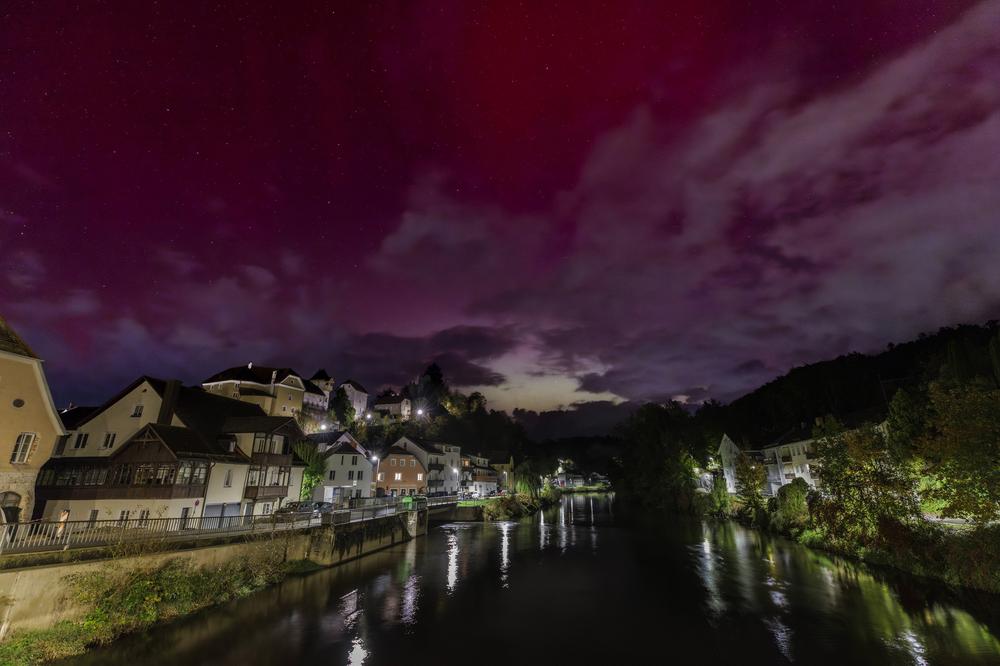 Polarlichter in Deutschland: Aurora erleuchtet den Nachthimmel über Deutschland | DIE ZEIT