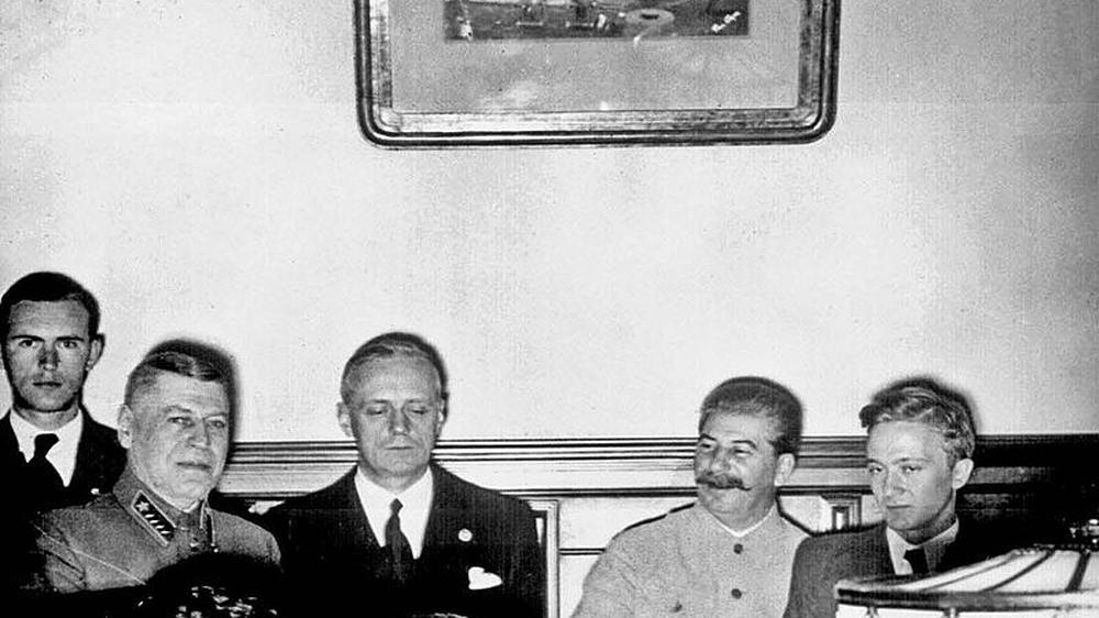 Hitler-Stalin-Pakt: Ein teuflischer Pakt | DIE ZEIT