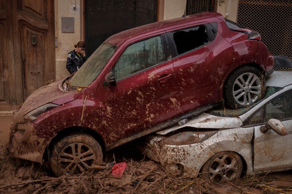 Flut in Spanien: Aufräumen nach dem Jahrhundertunwetter | DIE ZEIT