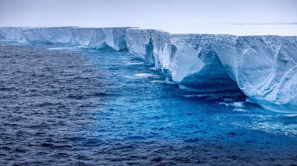 Eisberg A23a: Weltgrößter Eisberg offenbar auf Grund gelaufen | DIE ZEIT
