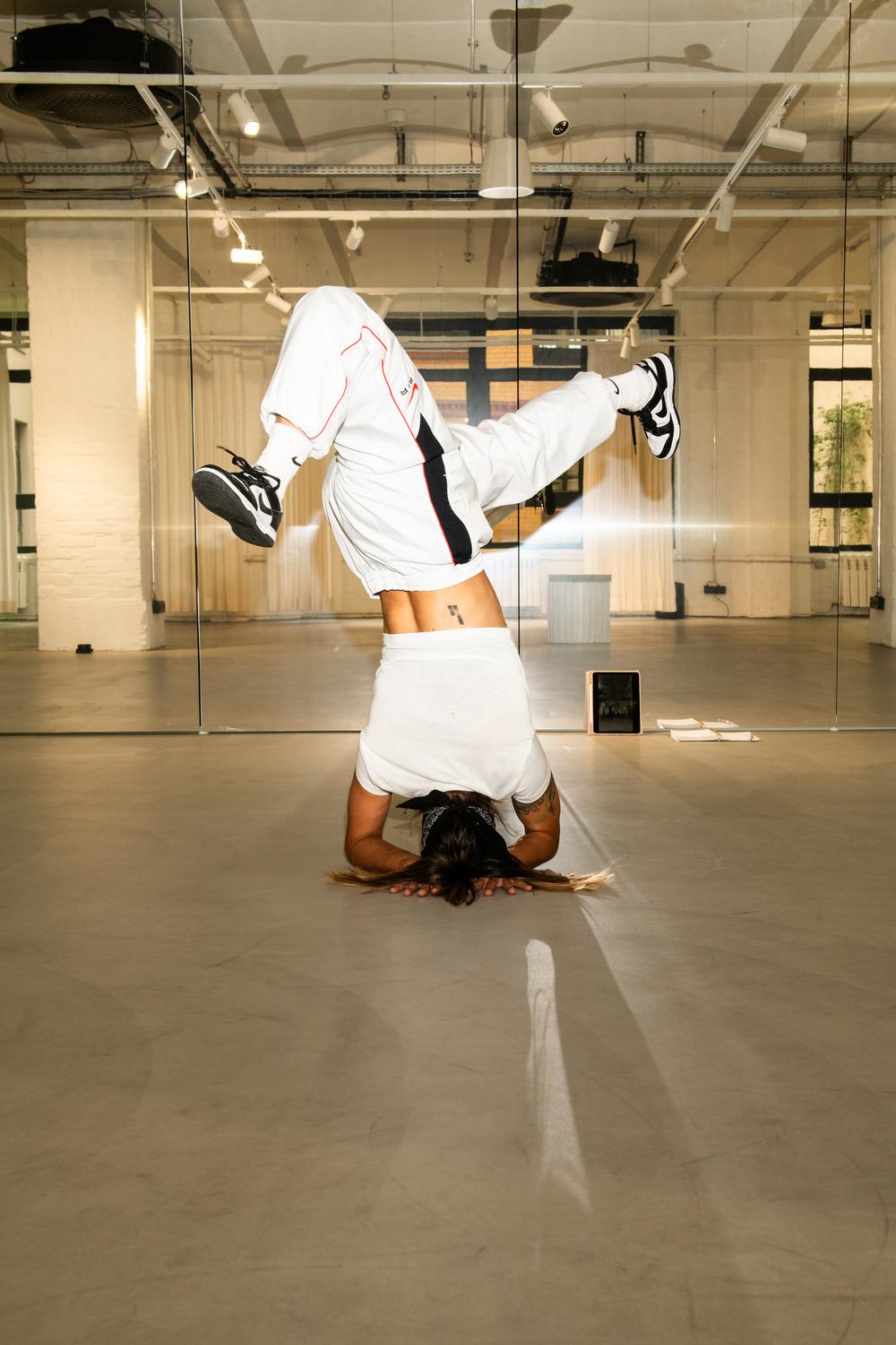 Jilou Rasul: "Wenn ich mich nicht schütze, reibe ich mich auf ...