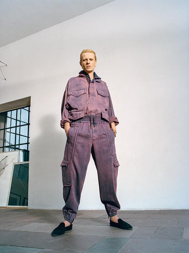 Alexander Scheer: "Du spielst den Text nicht, der Text spielt dich ...