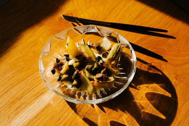 Cardy mit Sardelle und Mayonnaise: Stängel, die piksen, schmecken gut ...