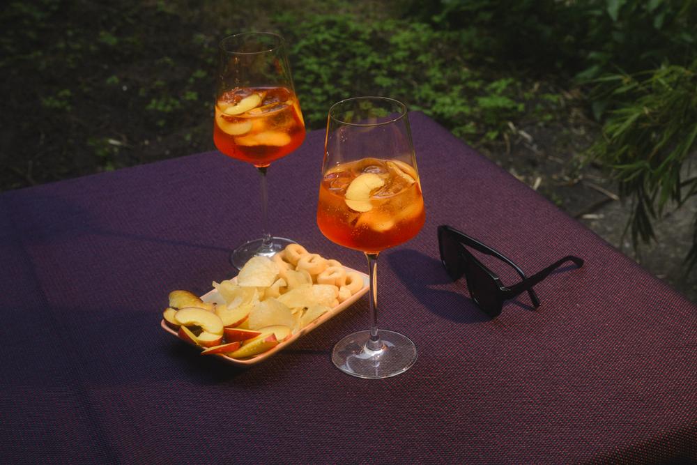Nektarinen-Spritz: Mach Platz, Aperol: Hier kommt die Nektarine ...